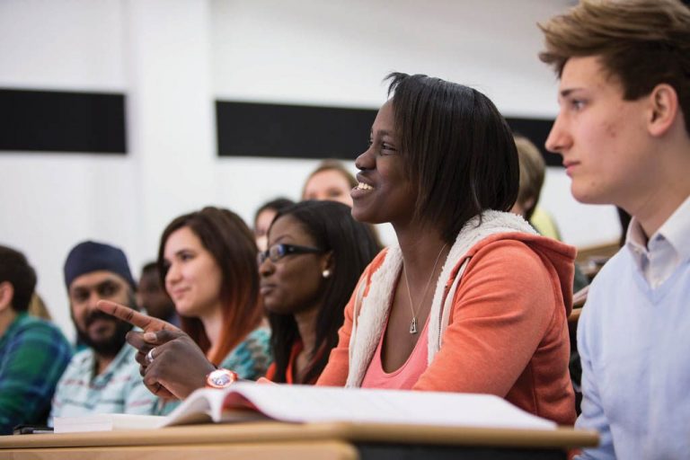 Teaching Online: Learning from Colleagues’ Experiences | Staff and ...